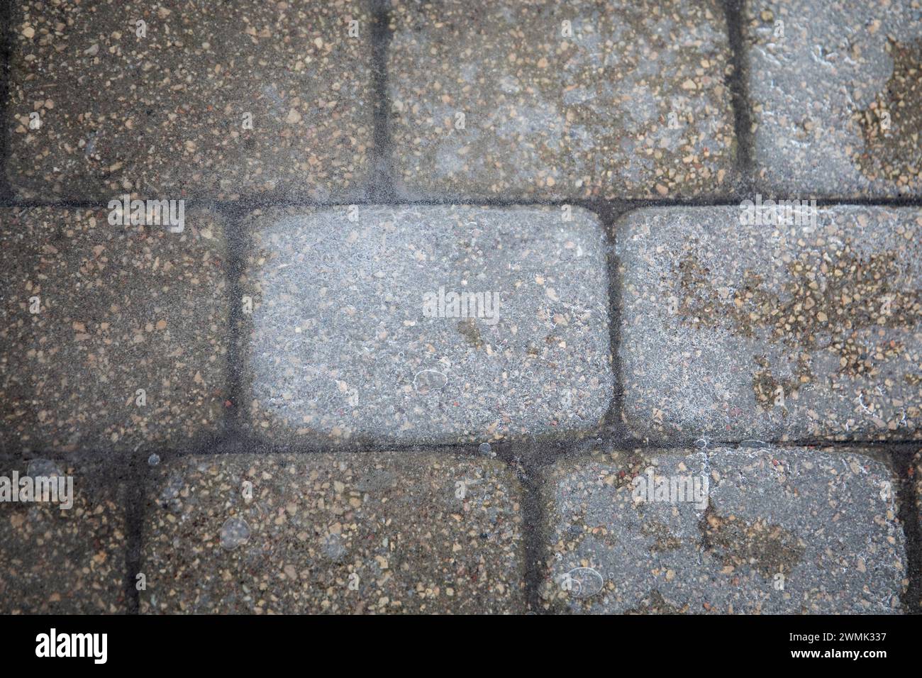 Slippery sidewalks hi-res stock photography and images - Alamy