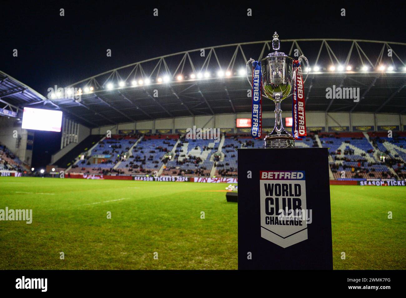 Sport rugby league trophy hi-res stock photography and images - Alamy