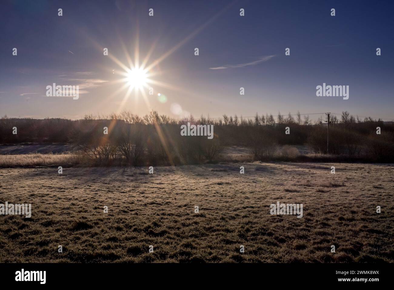 Frosty cold winter countryside landscape hi-res stock photography and ...