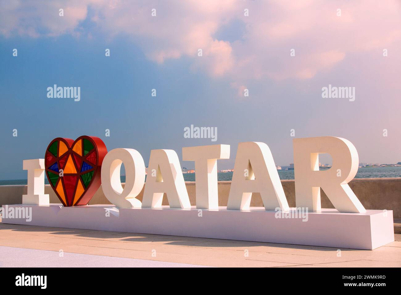I Love Qatar Logo