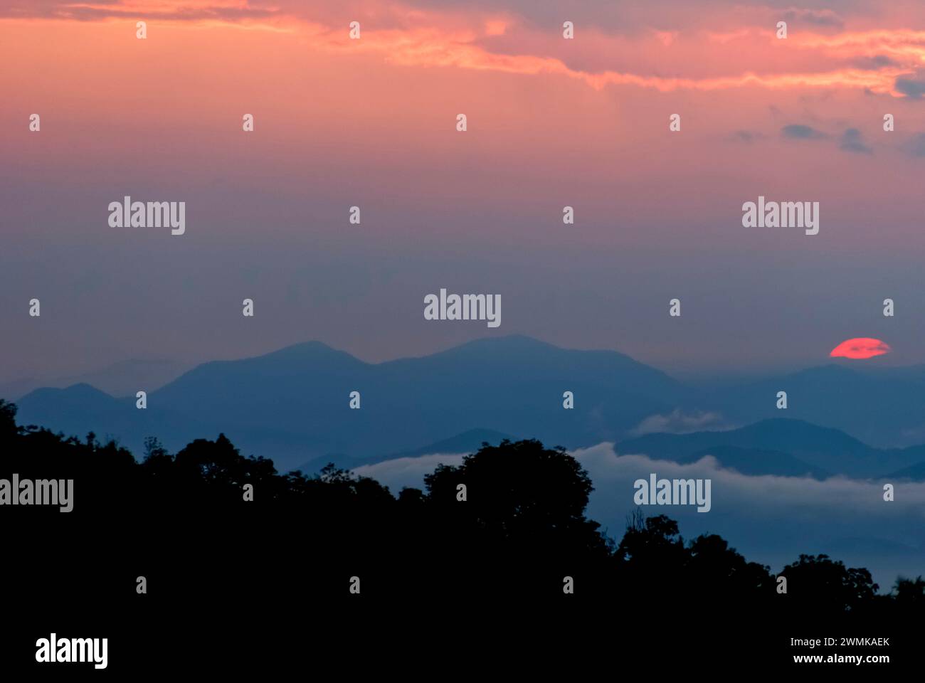 Sun sets behind the Great Smoky Mountains; United States of America ...