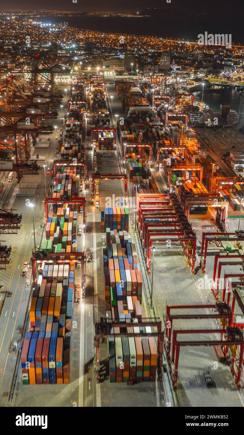 Container ship alongside dock port hi-res stock photography and images ...
