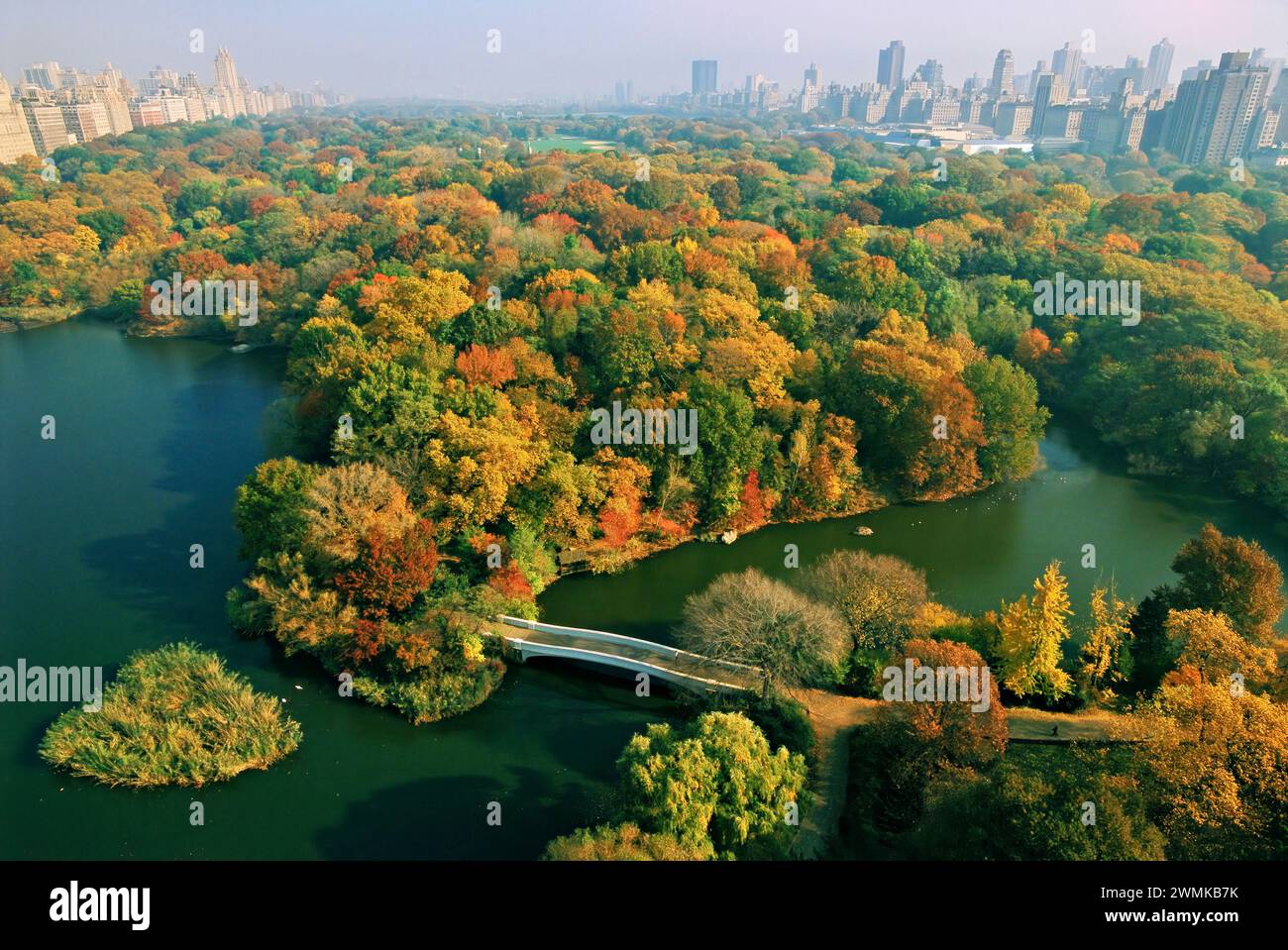 Aerial view looking north of Central Park and the Manhattan skyline in ...