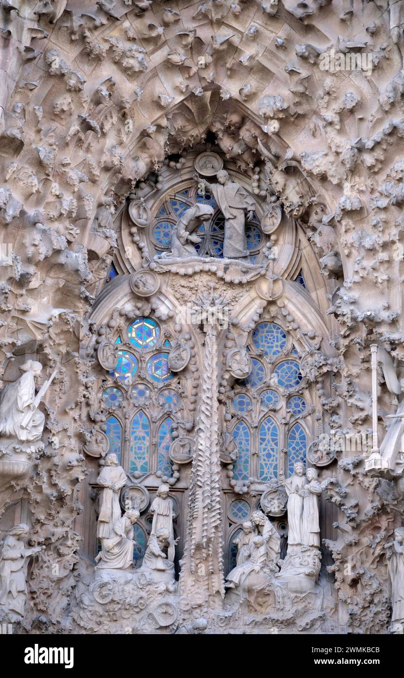 la Sagrada familia nativity facade in Barcelona Stock Photo - Alamy