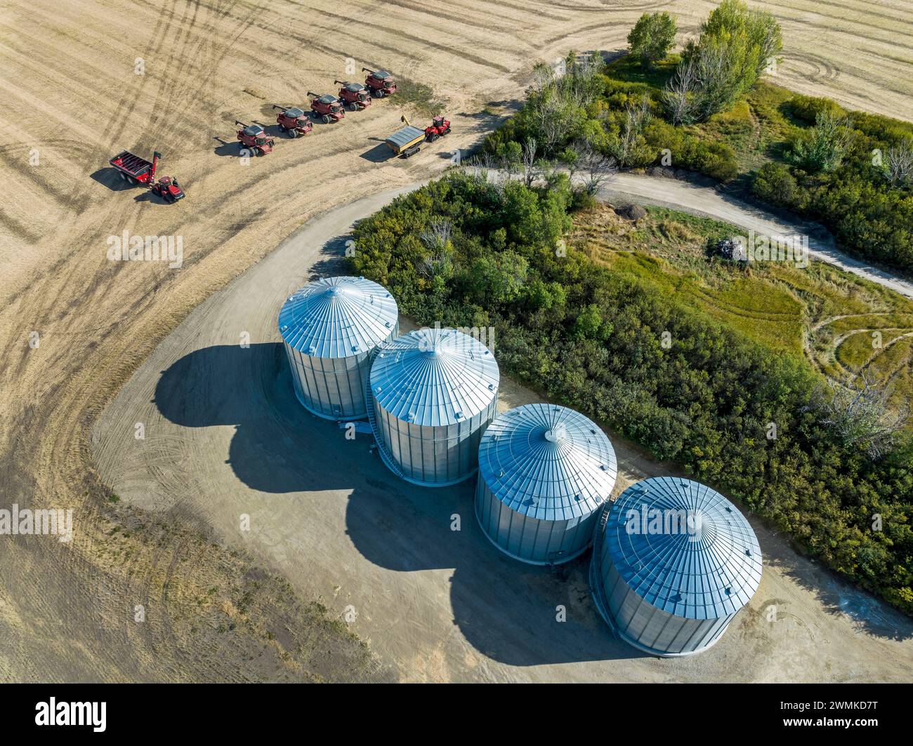 Combine harvesters in a field hi-res stock photography and images - Alamy