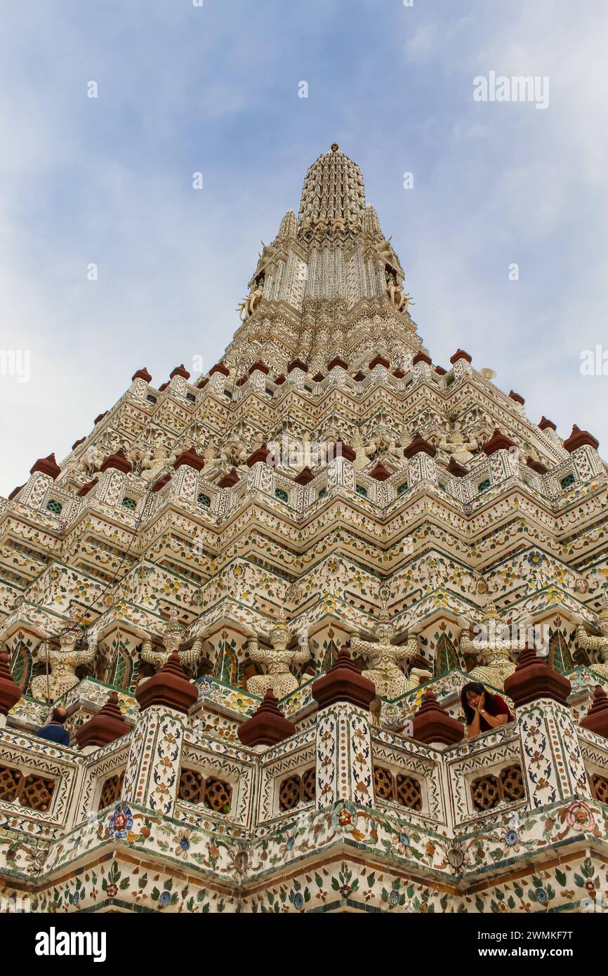 Wat Arun Temple in Bangkok Thailand. Decor elements Wat Arun Stock ...