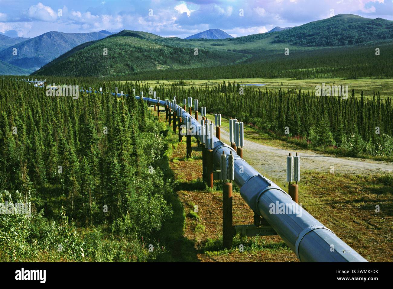 Oil and gas pipeline hi-res stock photography and images - Alamy