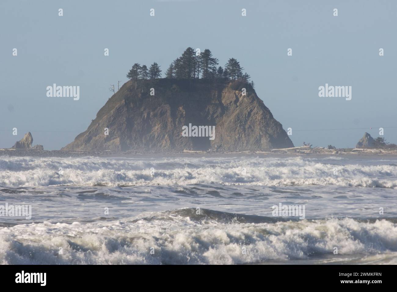 Beach Quileute La Push reservation Olympic National Park in rough water ...