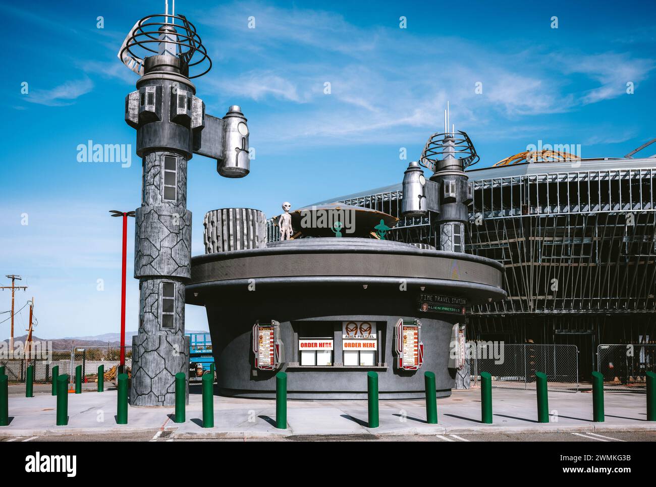 Alien Jerky road side attraction and store, Baker, California ...