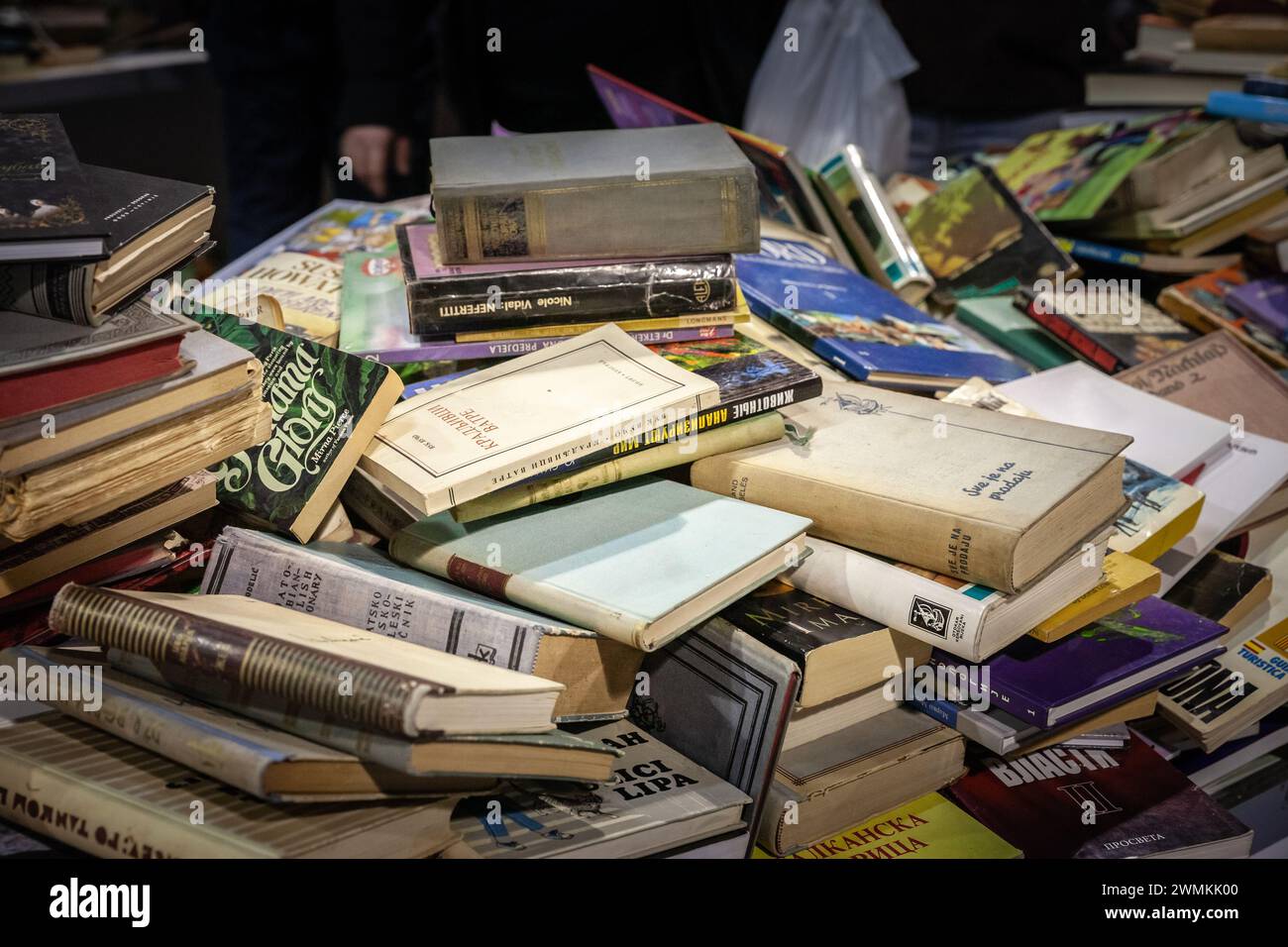 Bookstore genres hi-res stock photography and images - Alamy