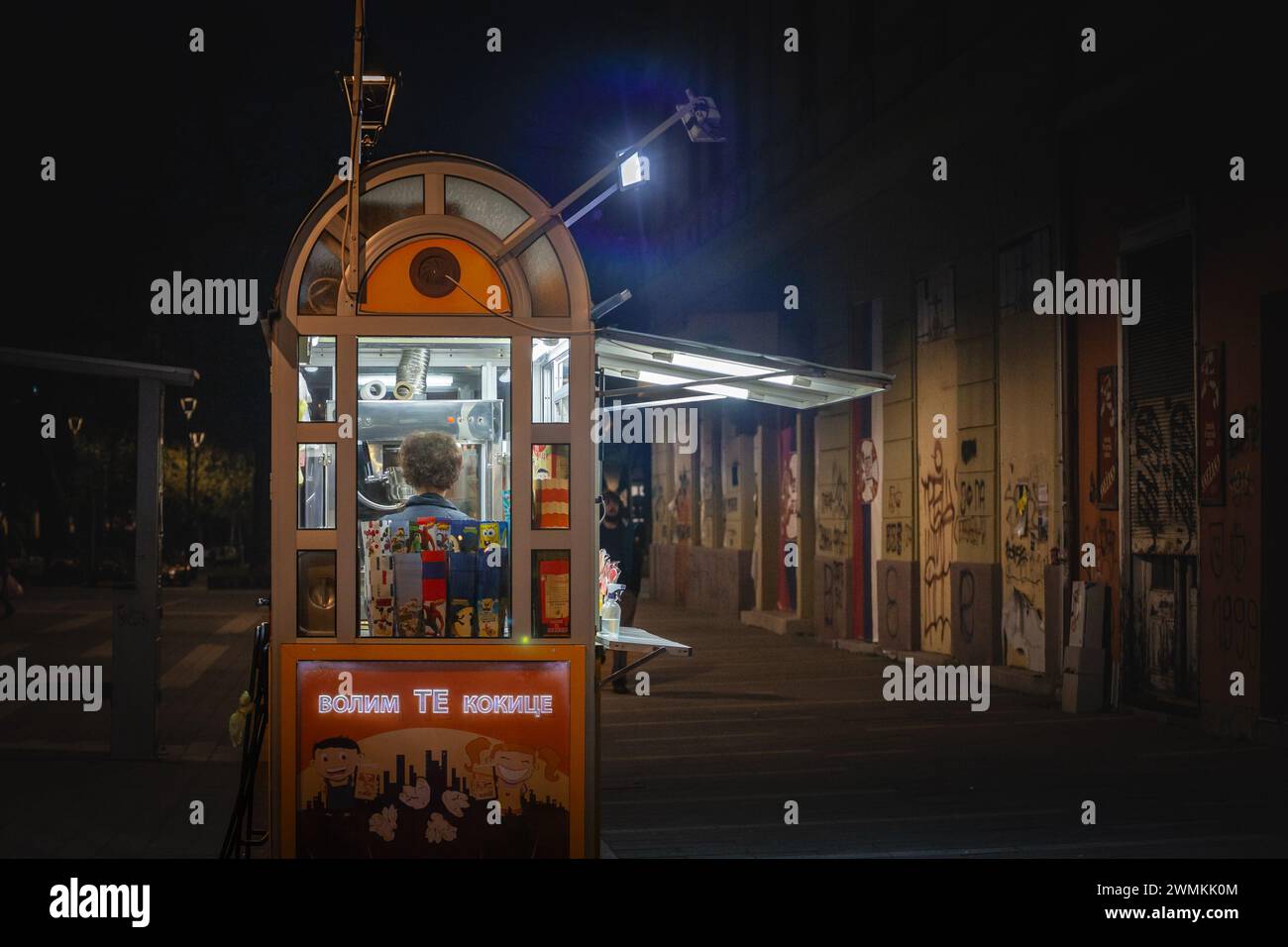 Picture of a popcorn stand at night in Pancevo, Serbia Stock Photo - Alamy