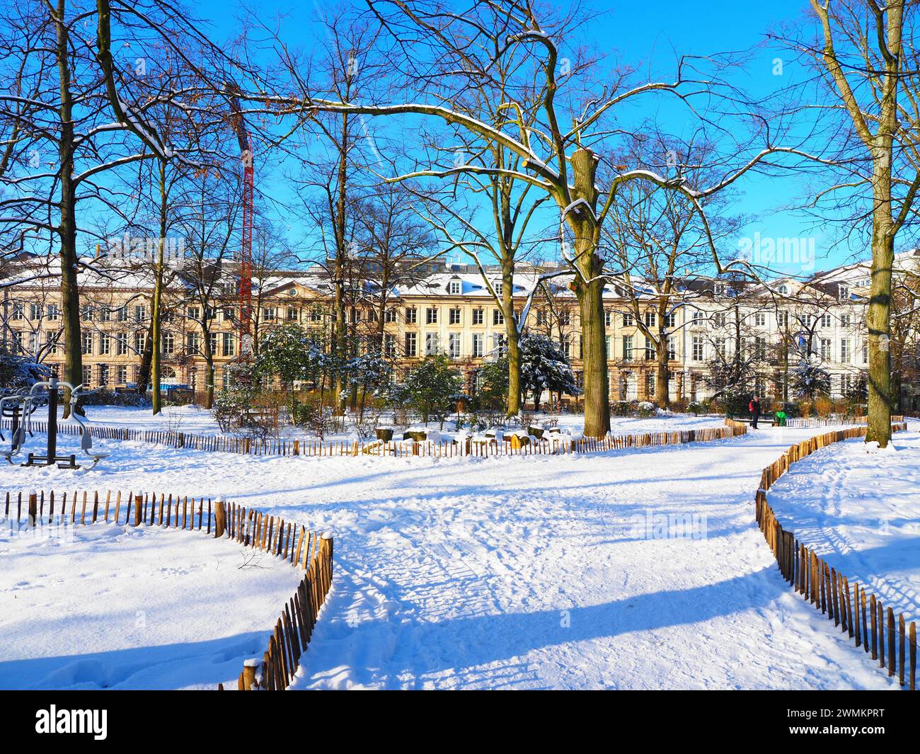 Brussels christmas market palace hi-res stock photography and images ...