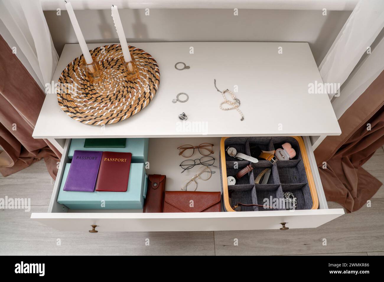 Messy drawer hi-res stock photography and images - Alamy