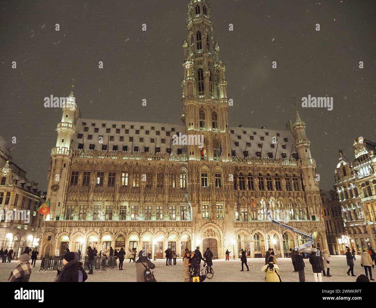 Brussels christmas market palace hi-res stock photography and images ...