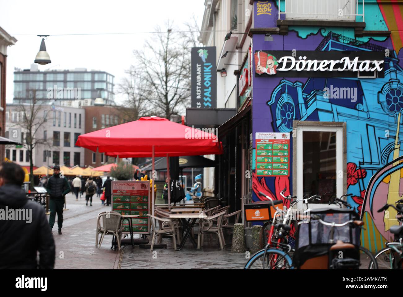 Entschede, Netherlands, Tuesday 27 February 2024 walking around the ...