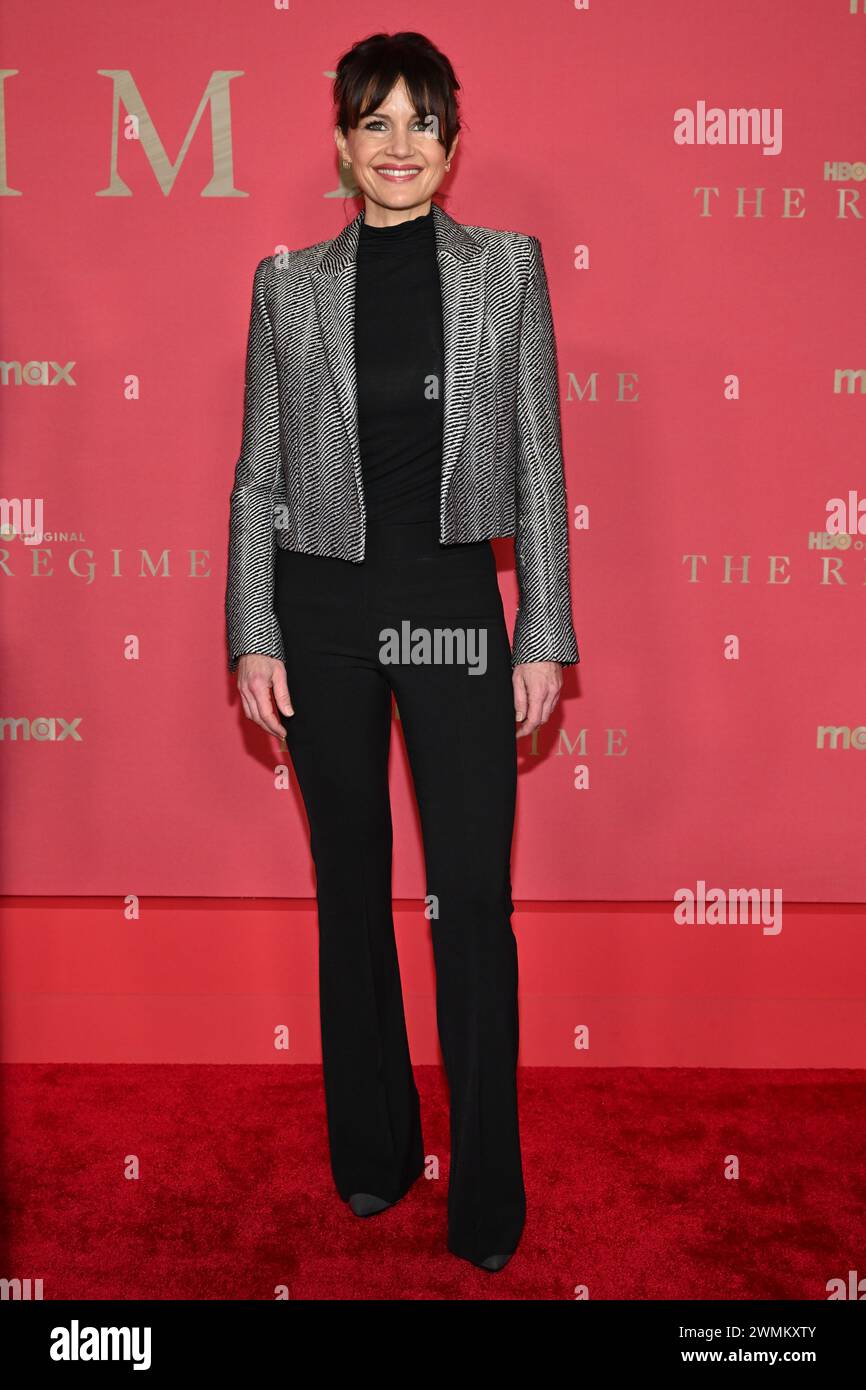 Carla gugino red carpet event hi-res stock photography and images - Alamy