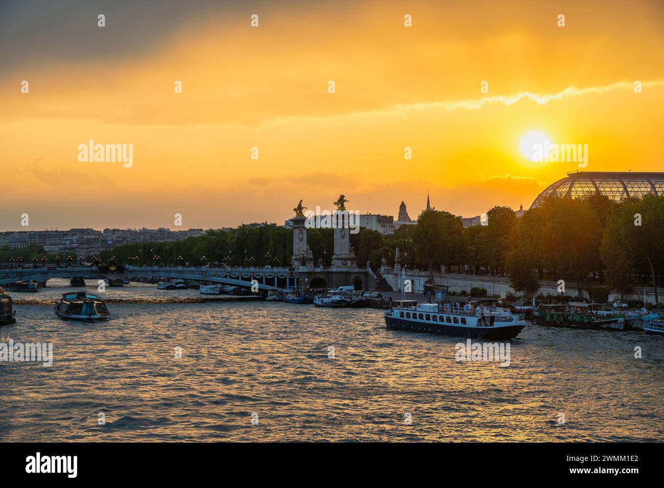 Paris France, city skyline sunset at Seine River with Pont Alexandre ...