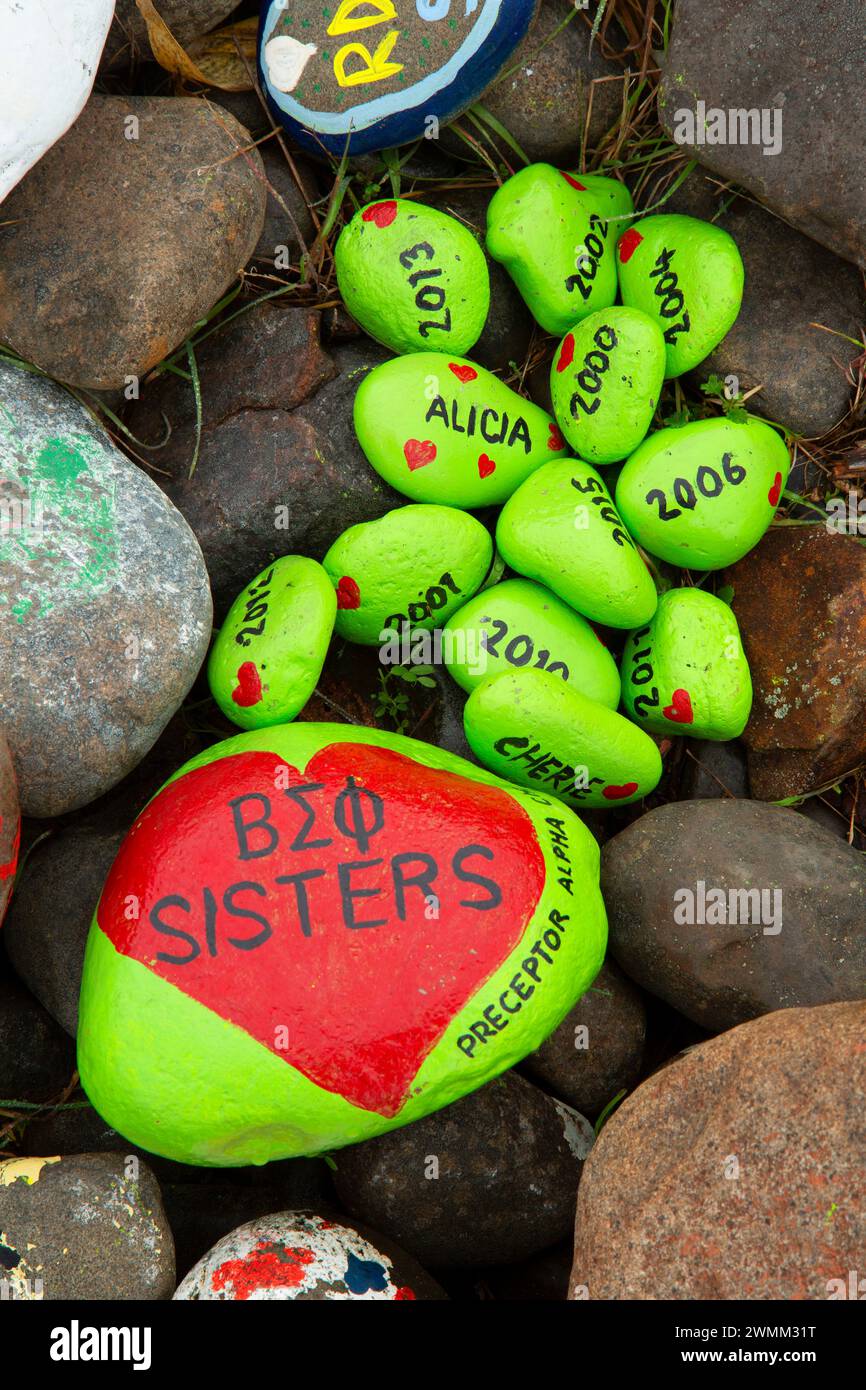 Seaside oregon painted rocks hi-res stock photography and images - Alamy