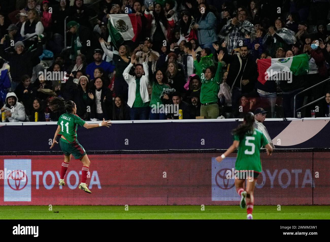 Mexico midfielder Jacqueline Ovalle (11) celebrates after scoring as ...