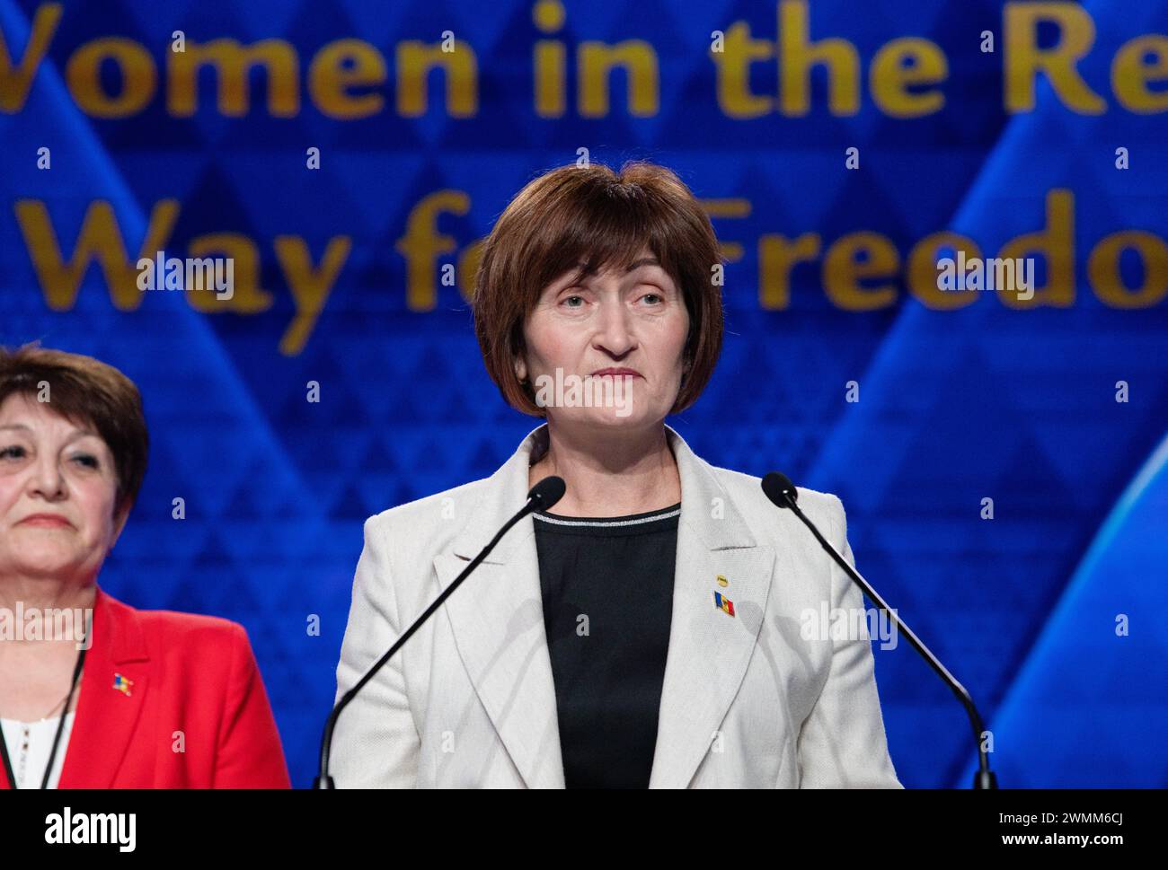 Iulia dascalu hi-res stock photography and images - Alamy