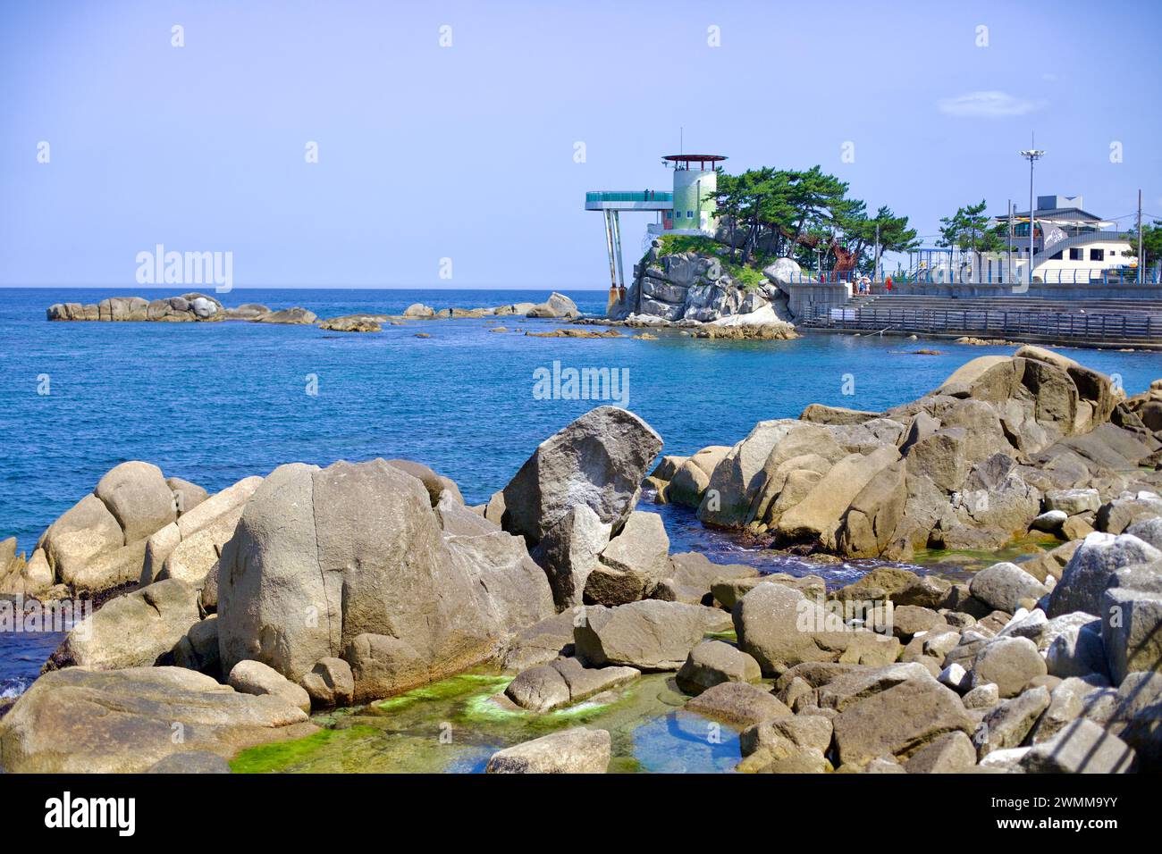 Glass bottom skywalk hi-res stock photography and images - Alamy