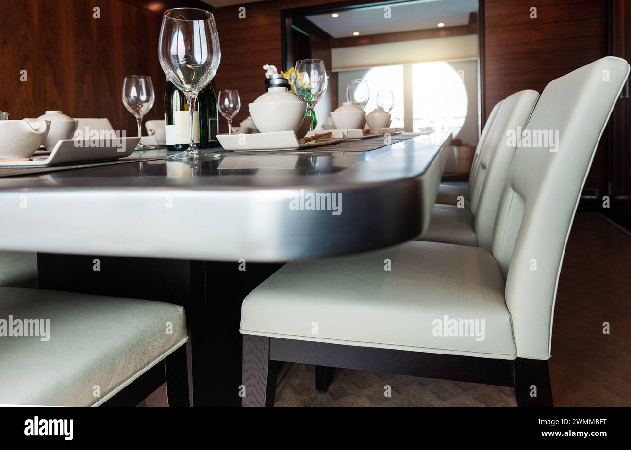 Empty family dinner table hi-res stock photography and images - Alamy