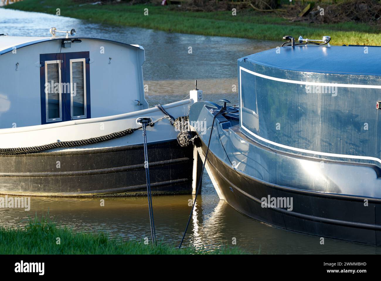 Two barges moored hi-res stock photography and images - Alamy