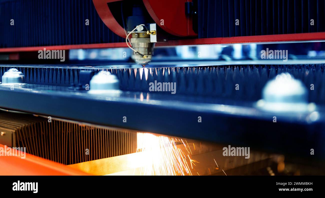 Laser cutter hi-res stock photography and images - Alamy