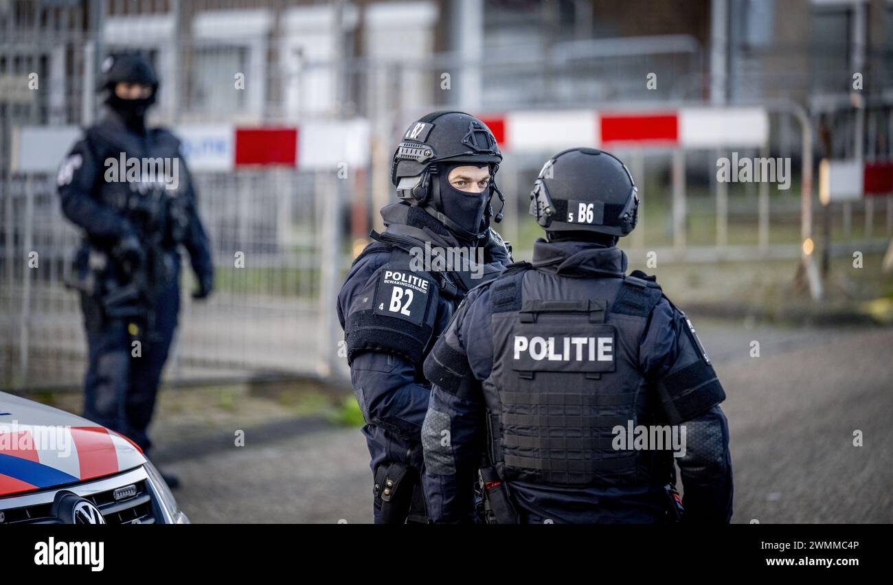 AMSTERDAM - Security at the extra-secure court, prior to the verdict in ...