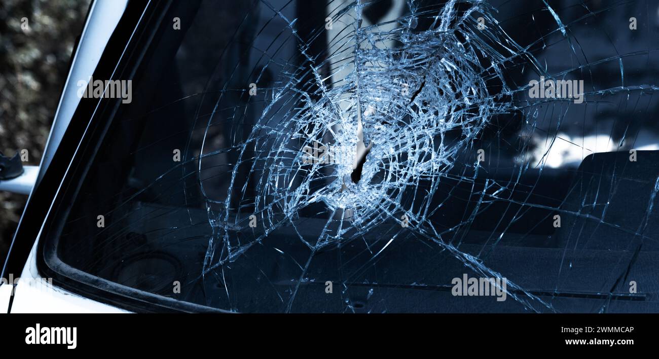 Split windshield hi-res stock photography and images - Alamy