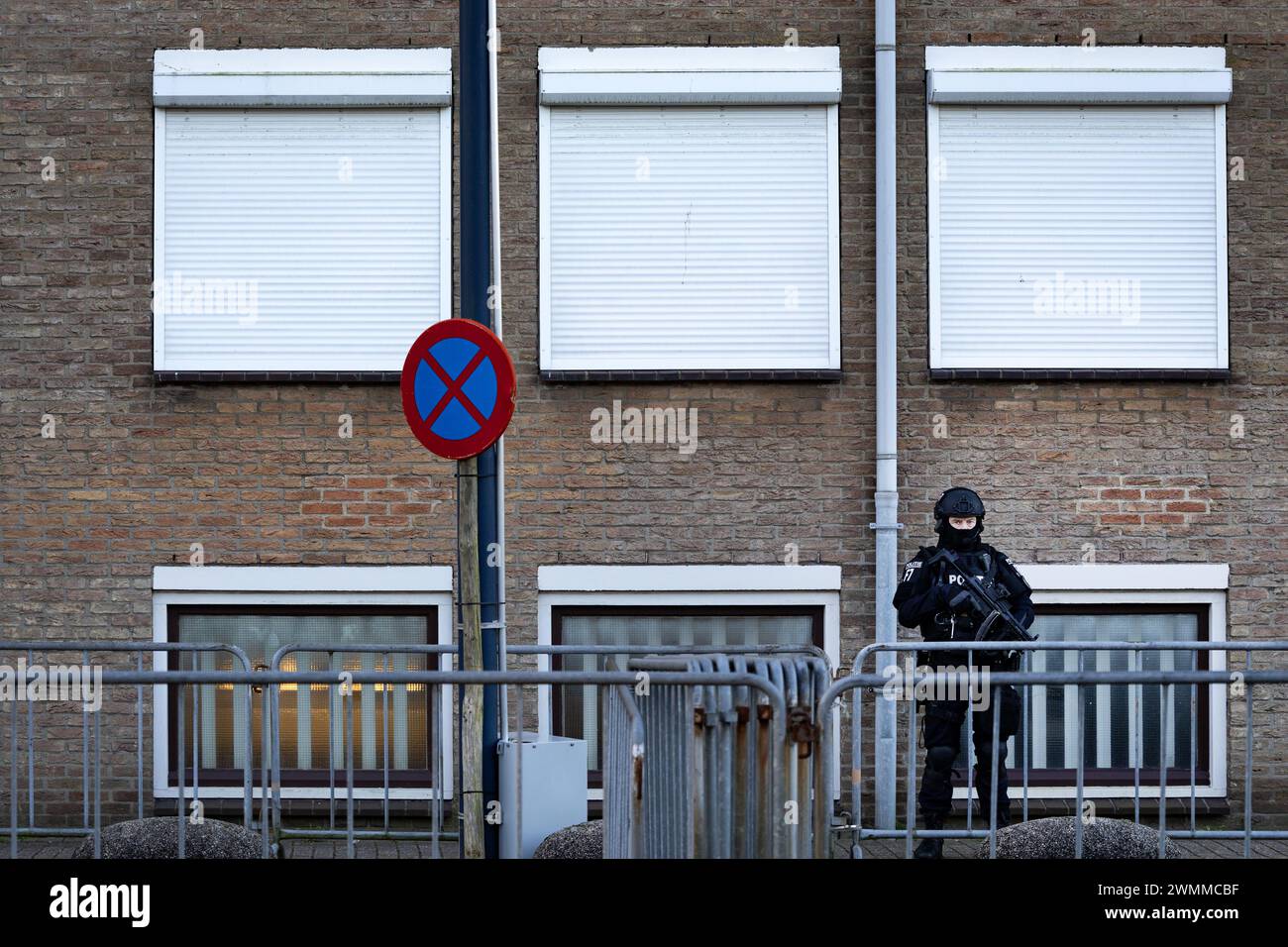 AMSTERDAM - Security at the extra-secure court, prior to the verdict in ...