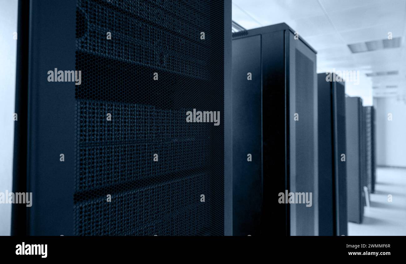 Data center infrastructure management hi-res stock photography and ...