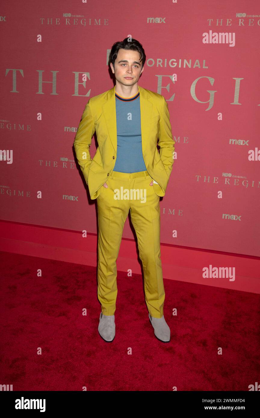 Ben Ahlers bei der Premiere der HBO Max Serie The Regime im American ...