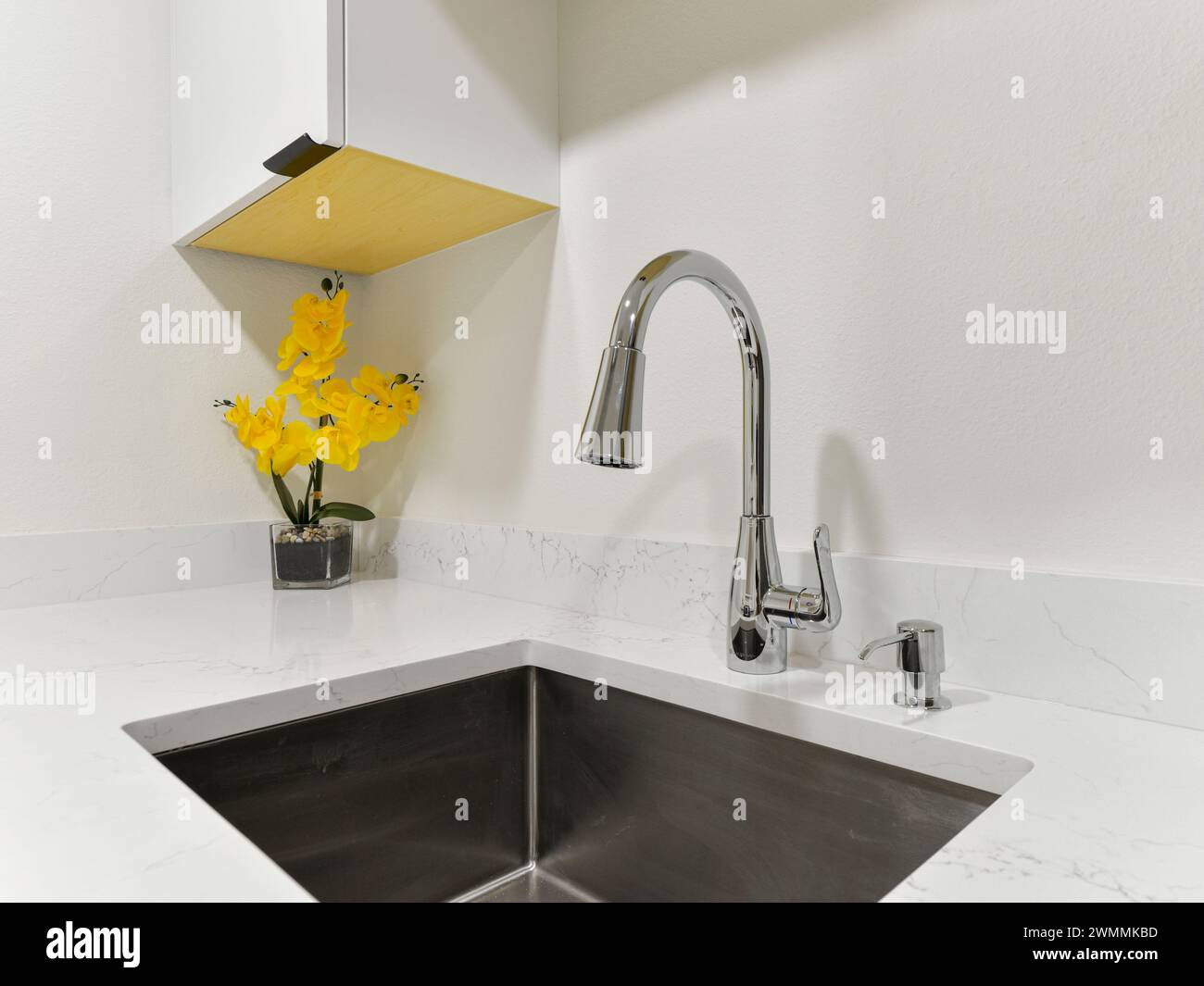 Modern residential kitchen interior Stock Photo - Alamy