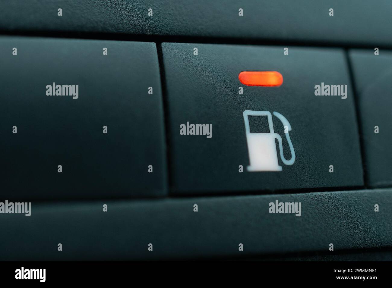 Empty tank dashboard hi-res stock photography and images - Alamy