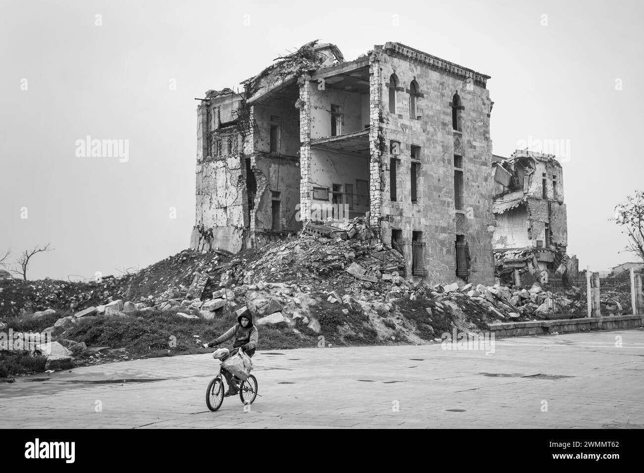 Syria, Aleppo, neighborhood destroyed by bombing Stock Photo - Alamy