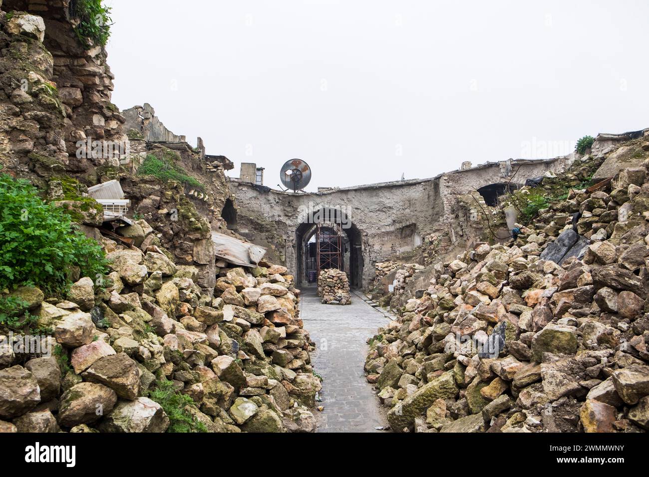 Souk aleppo destruction hi-res stock photography and images - Alamy