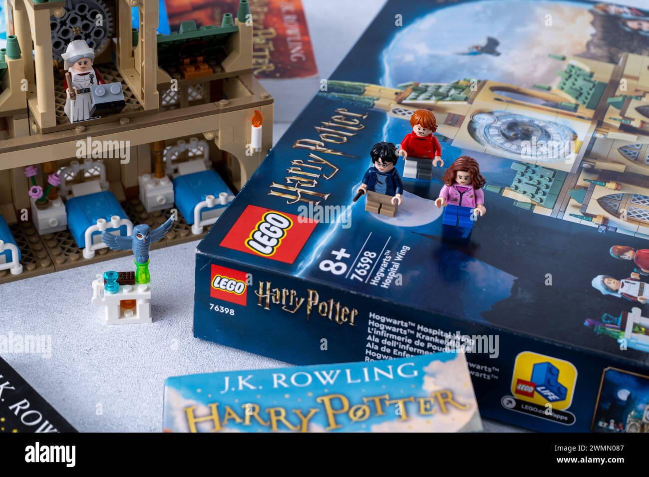 LEGO Constructor box based on the Harry Potter books by JK Rowling ...