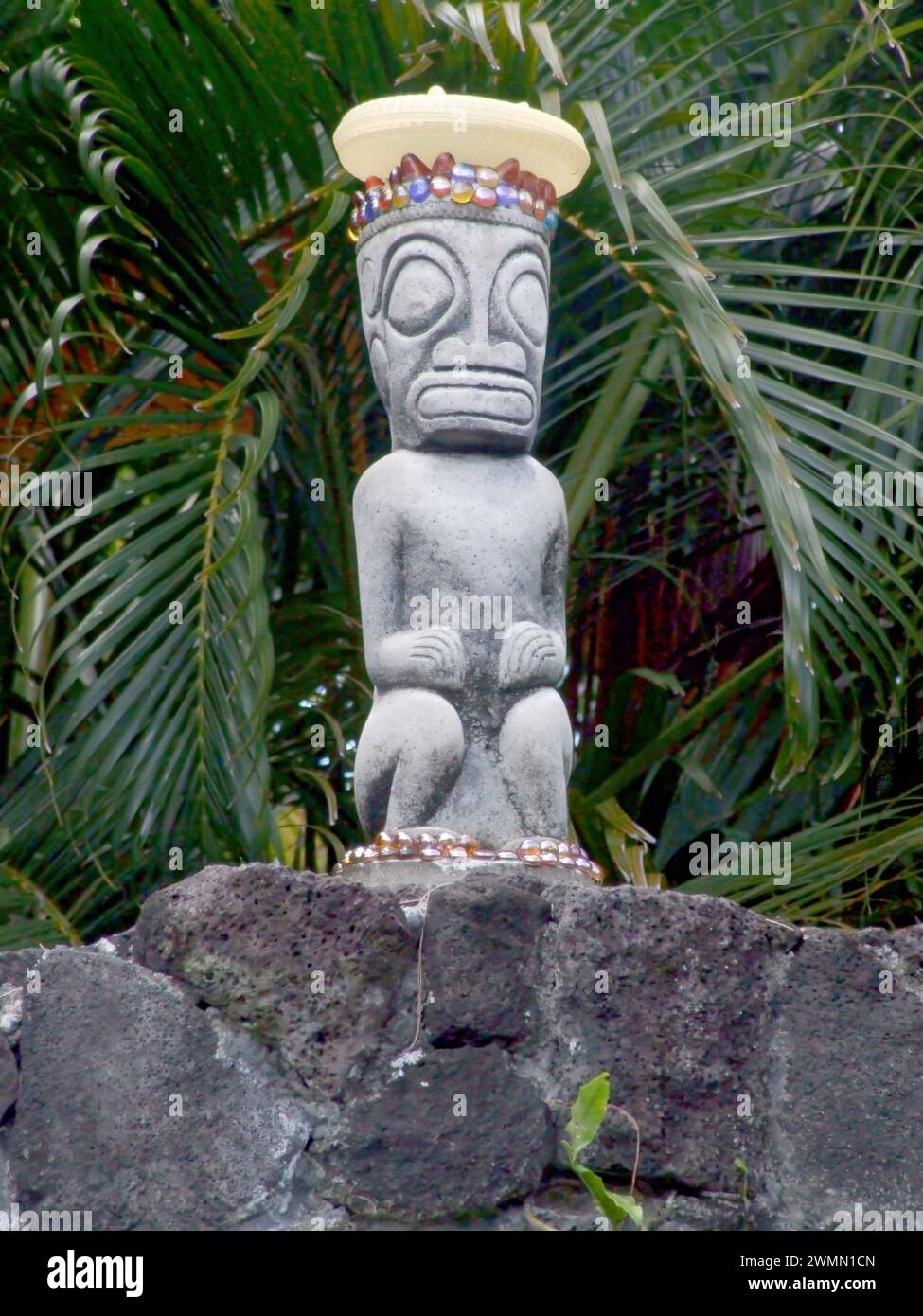 Polynesian figure hi-res stock photography and images - Alamy