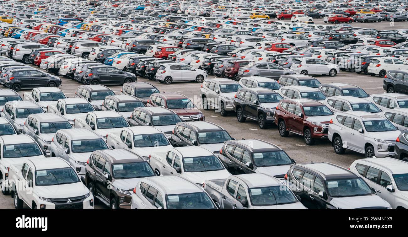 Witness the seamless parking and transportation of new hatchbacks from ...