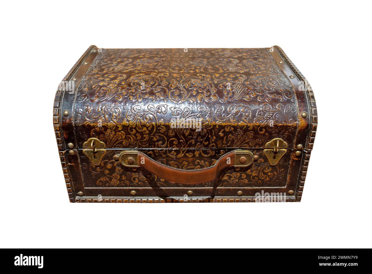 old treasure chest isolated on white. classic and anique wooden box ...