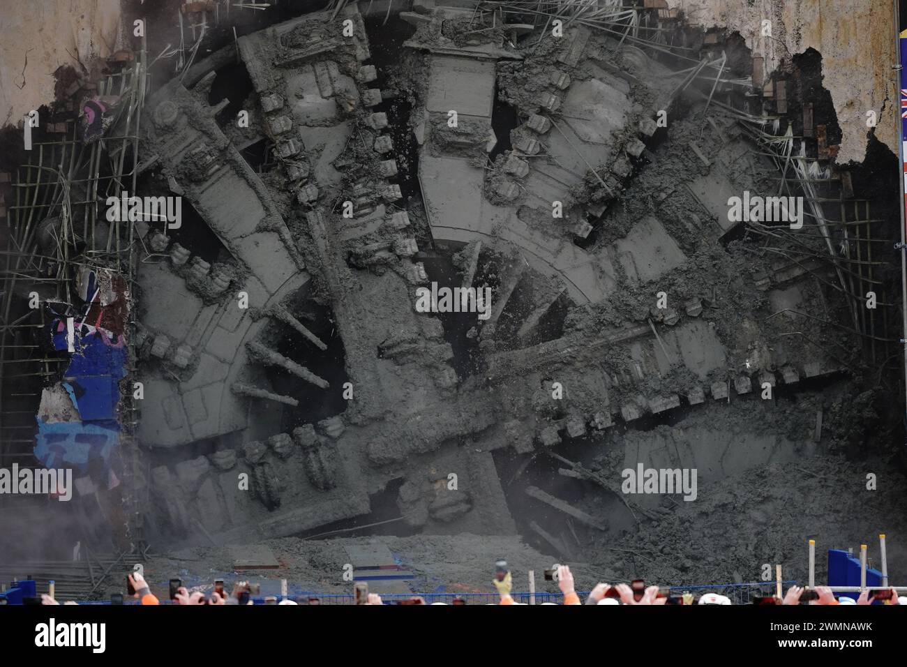 Digging machine Florence completes HS2's longest tunnel, a 10-mile ...