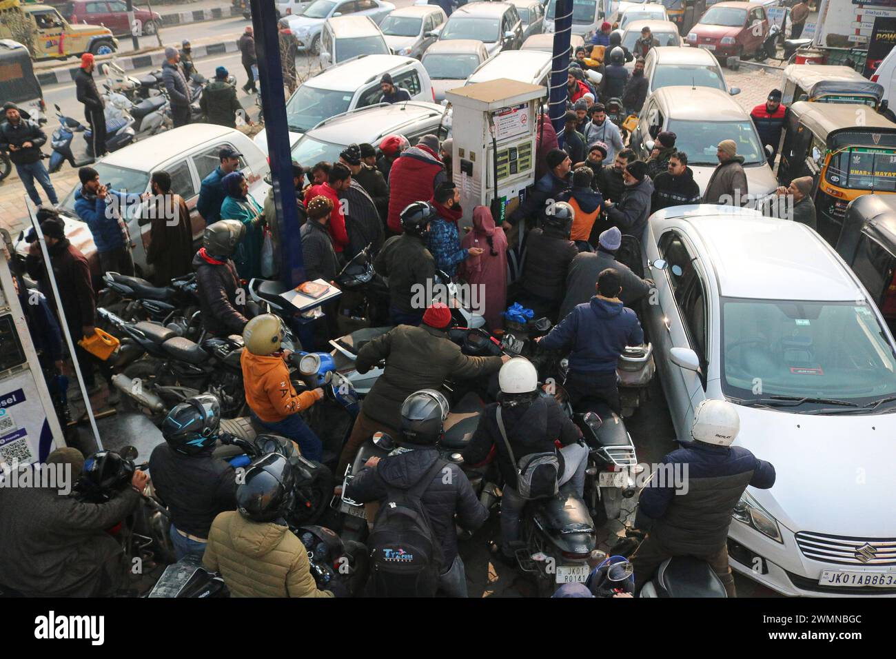 Huge Rush At Petrol Pumps Amid Strike By Transporters January 02,2024 ...