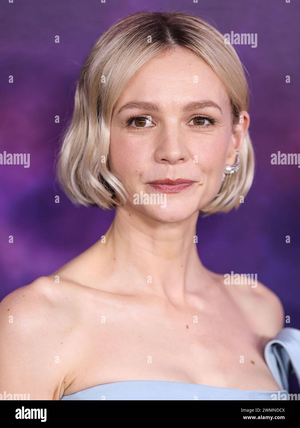 HOLLYWOOD, LOS ANGELES, CALIFORNIA, USA - FEBRUARY 26: Carey Mulligan ...