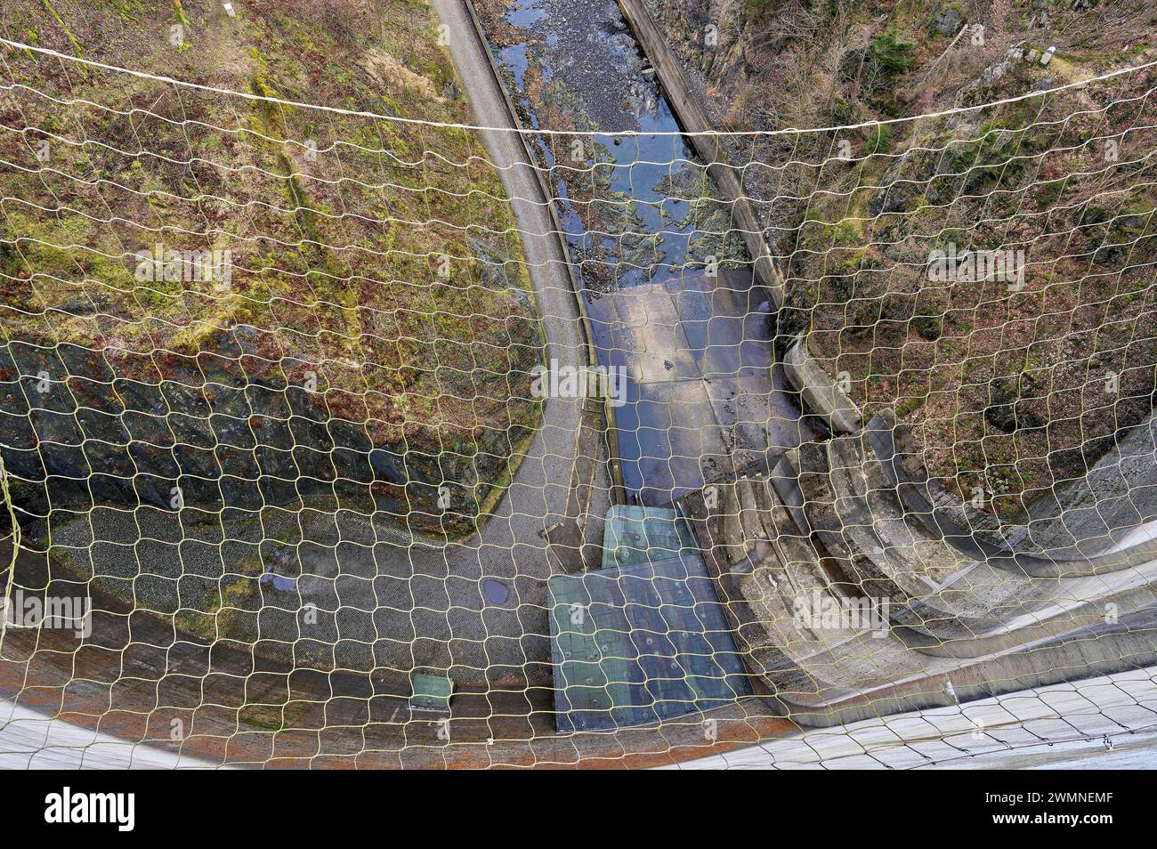 Die Okertalsperre ist eine Talsperre bei Altenau im Harz im ...