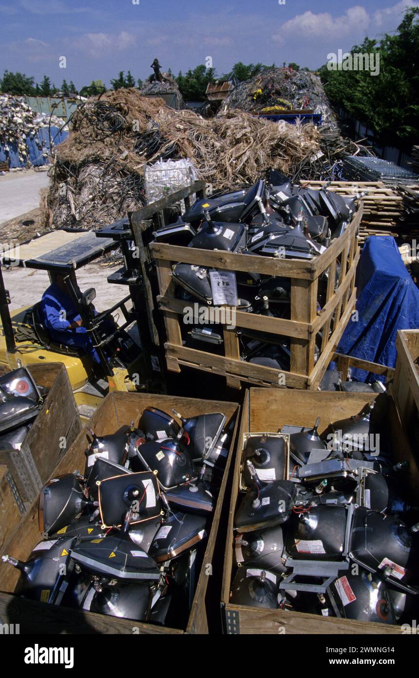 sustainable development recycling electronics computers chips ...