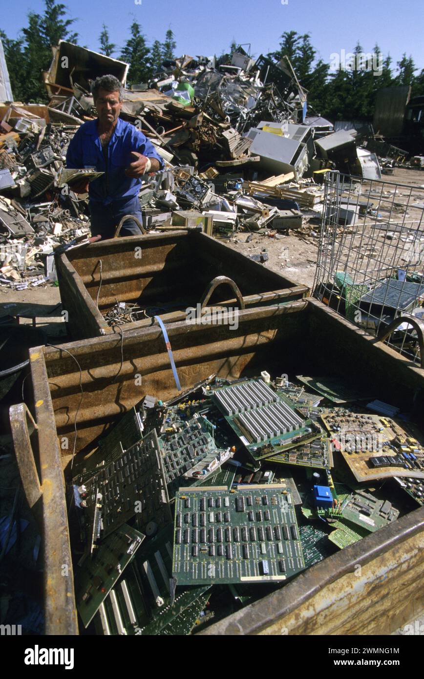 sustainable development recycling electronics computers chips ...