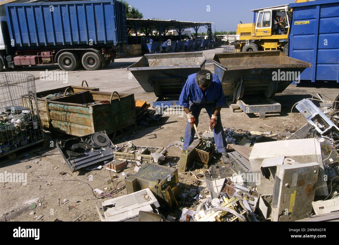 sustainable development recycling electronics computers chips ...