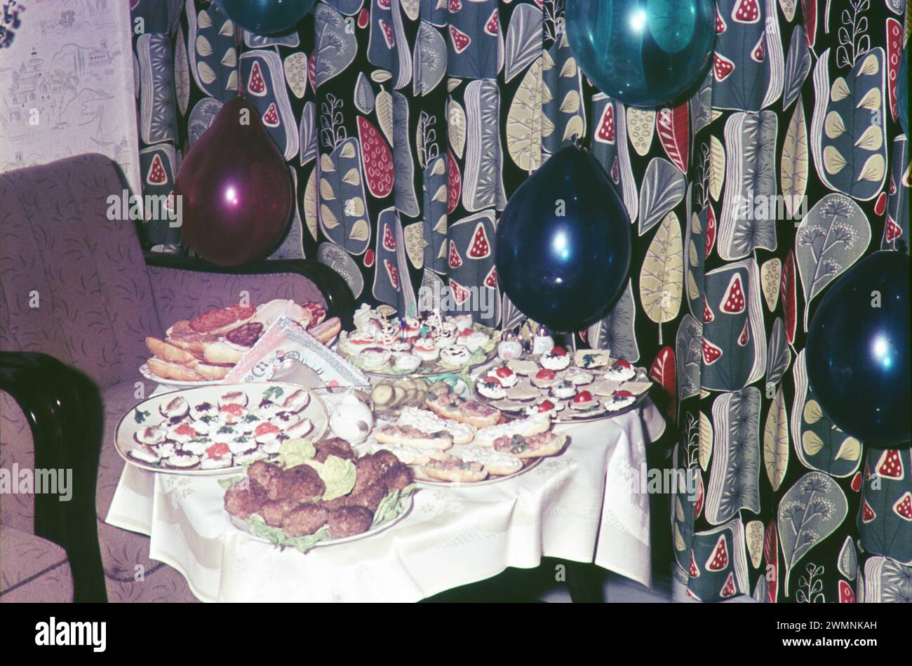 Silvester GER, 20240101, Aufnahme ca. 1950, Silvester, Party , Essen ...