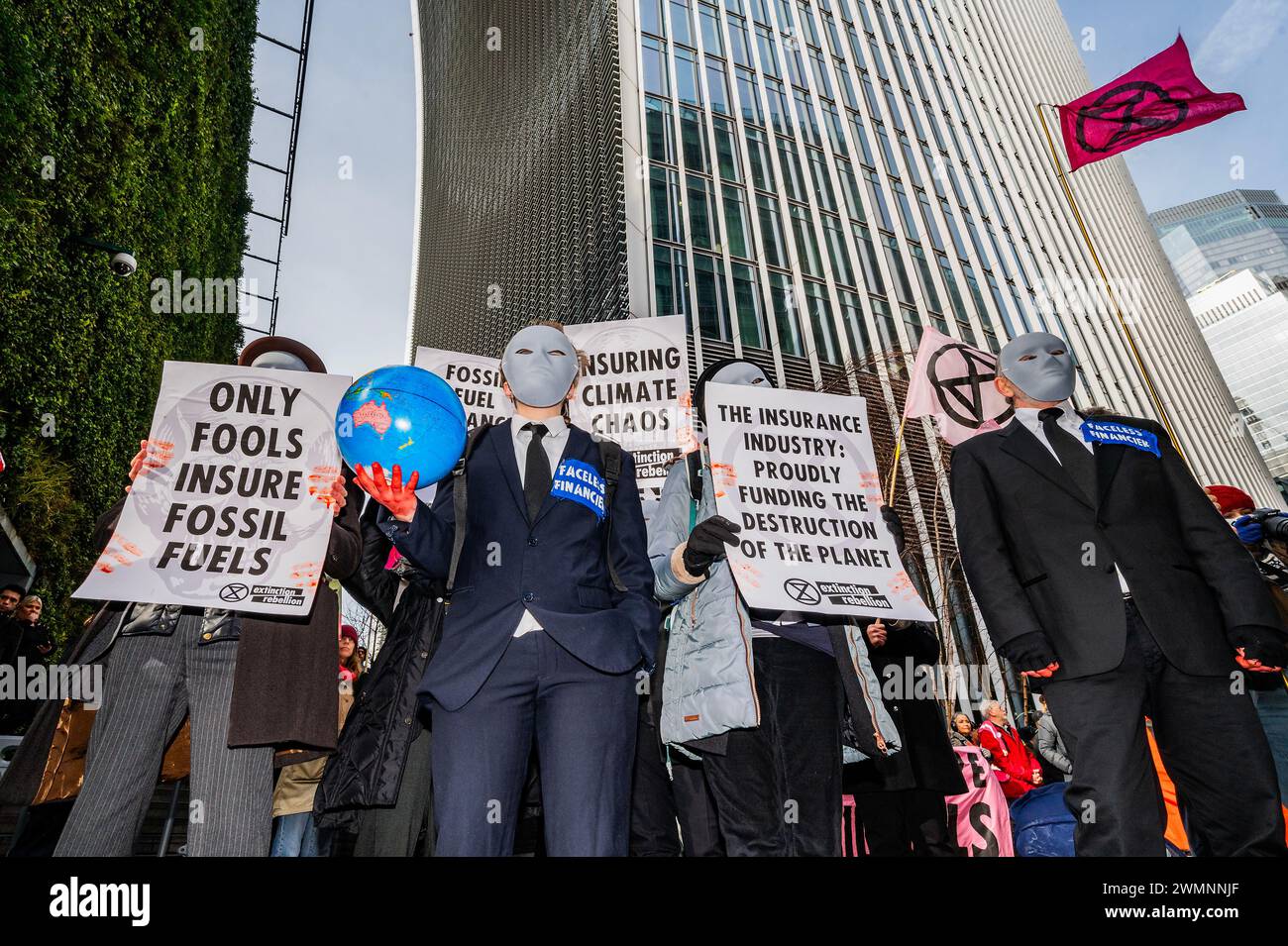 Faceless financiers hi-res stock photography and images - Alamy